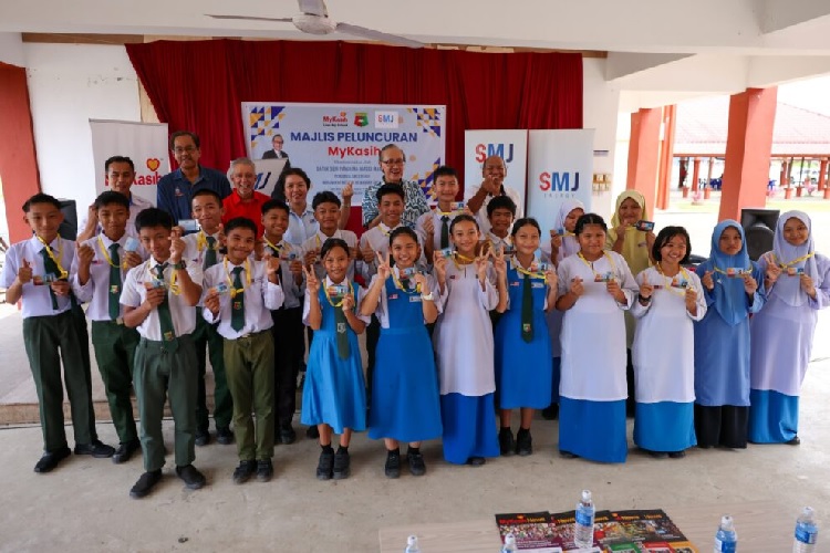 Lebih 2,000 pelajar Pitas terima manfaat inisiatif pendidikan SMJ ...